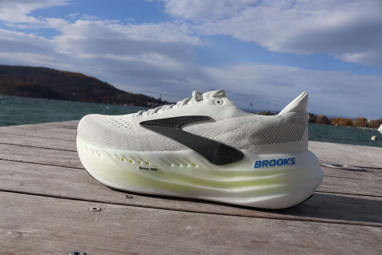 Best Shoes for Metatarsalgia - 2025 Guide by a Foot Specialist